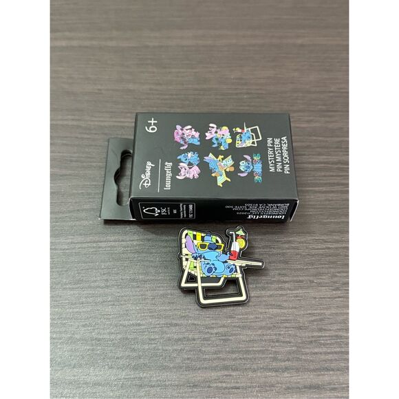 Loungefly | Accessories | Loungefly Disney Stitch Beach Chair Vacation ...